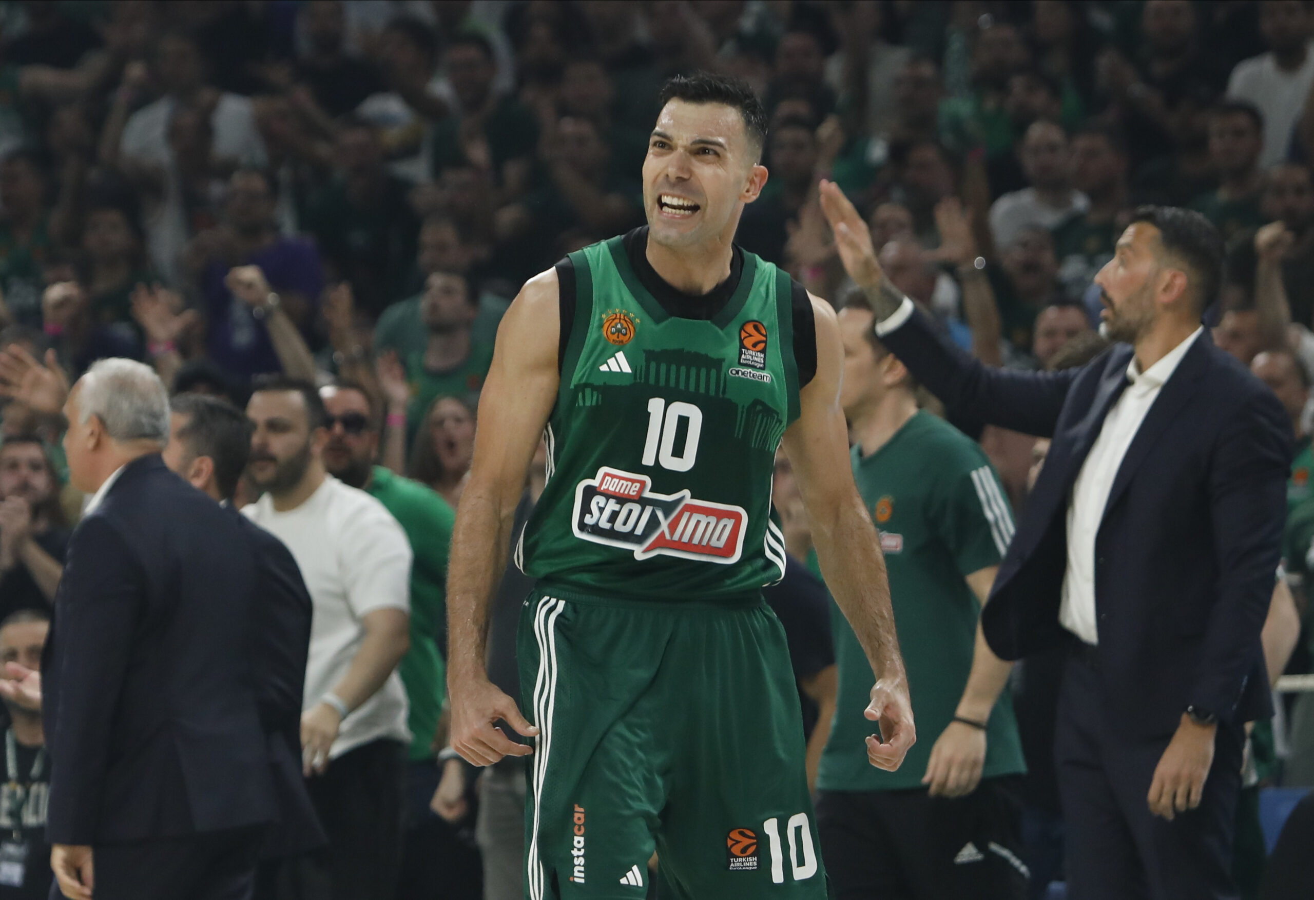 Ηγέτης Σλούκας: Άχαστος στον τελικό με 24 πόντους, σήκωσε 4η Ευρωλίγκα ...