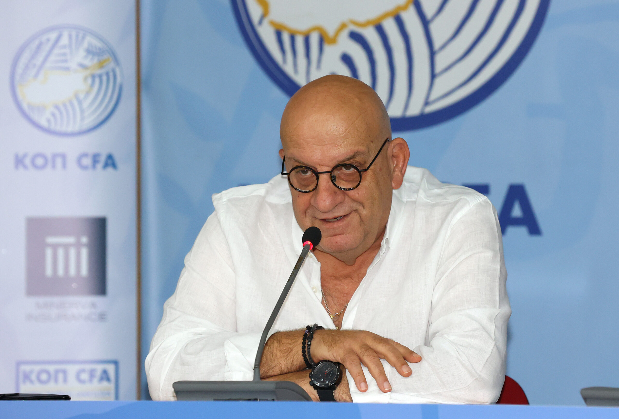 Στο Λονδίνο για τον τελικό του Champions League ο Κούμας (ΦΩΤΟ) | AlphaNews